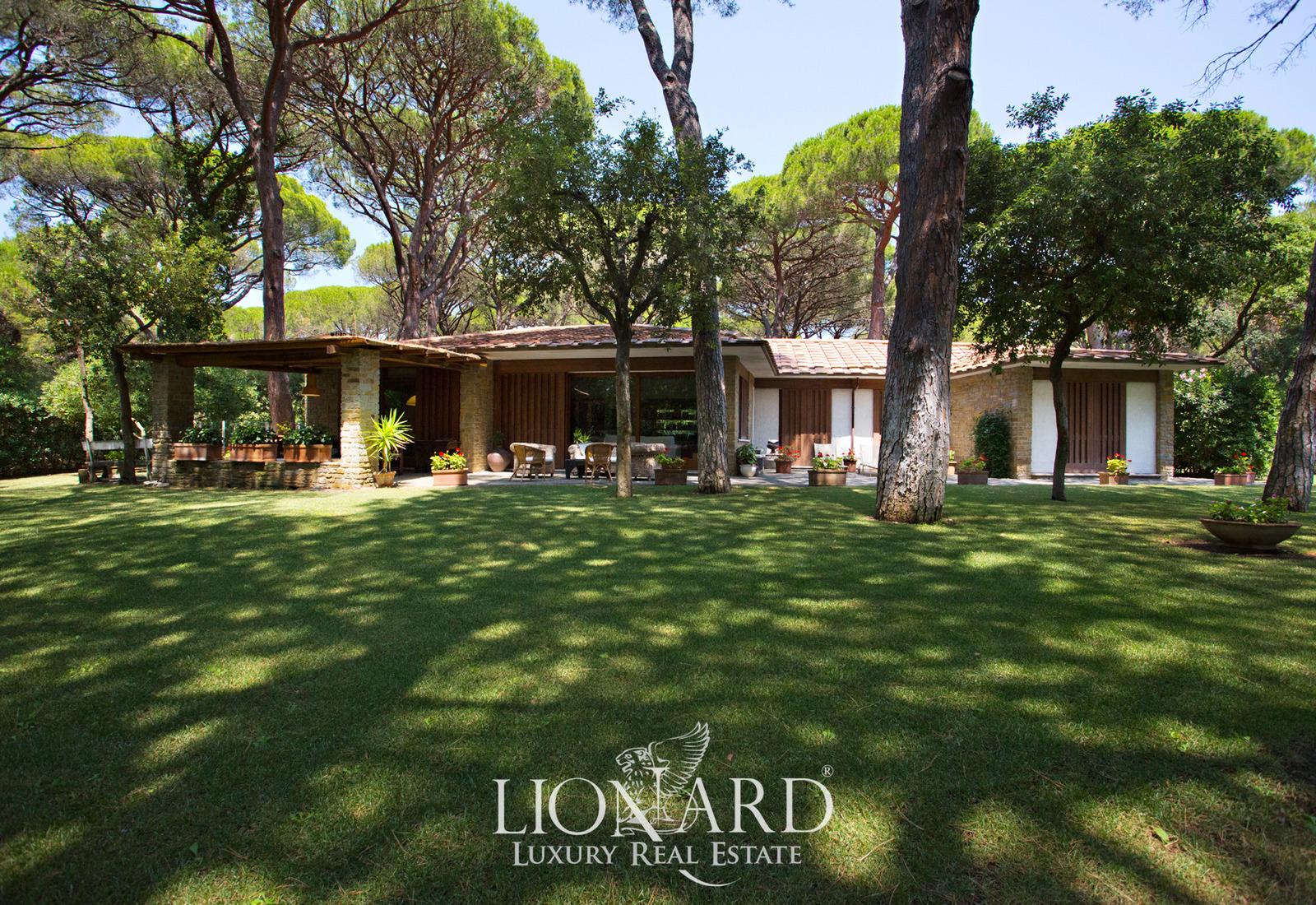 Luxury Villa In The Pine Forest Of Roccamare | Lionard