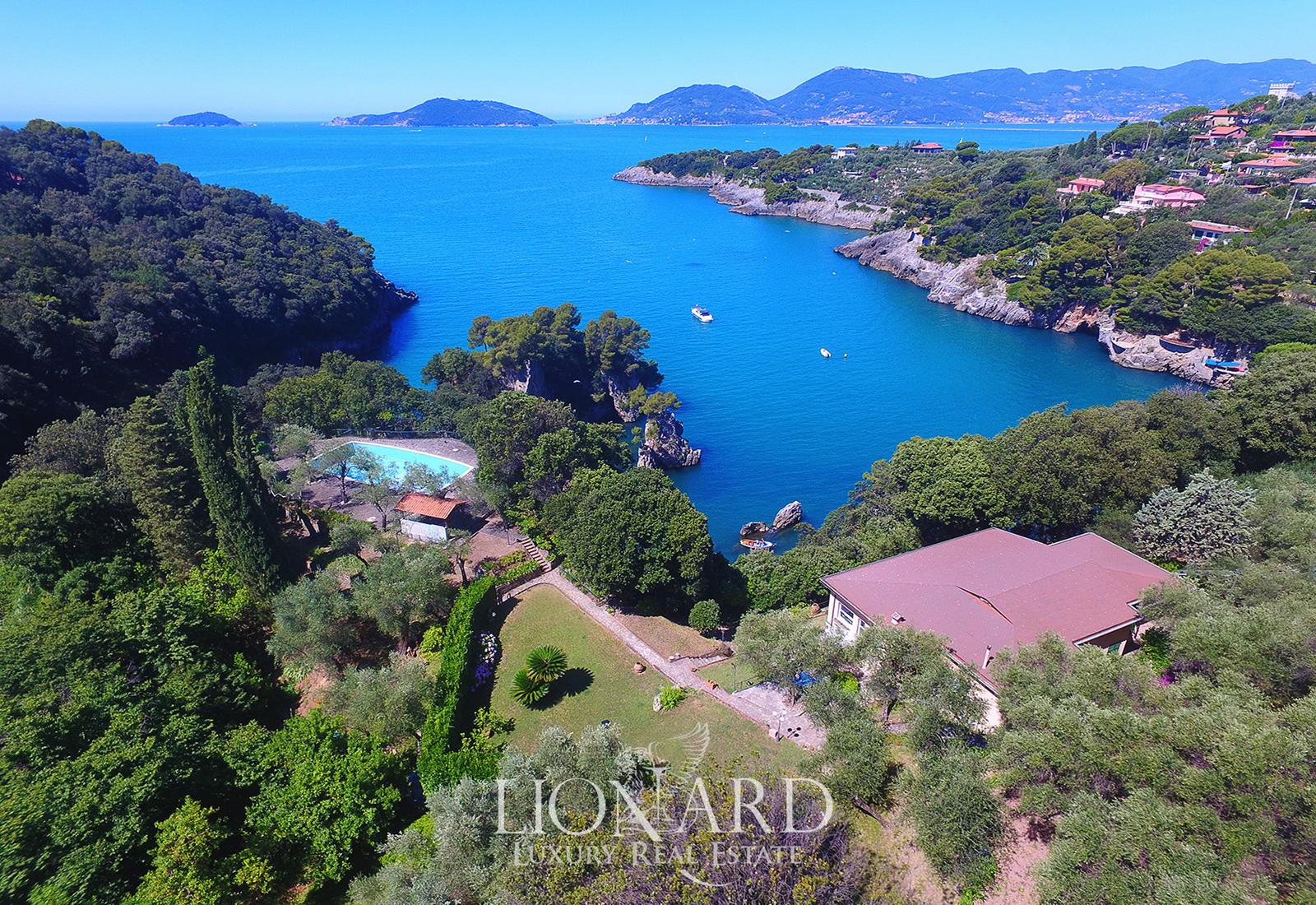 Villa In Vendita Fronte Mare A Lerici