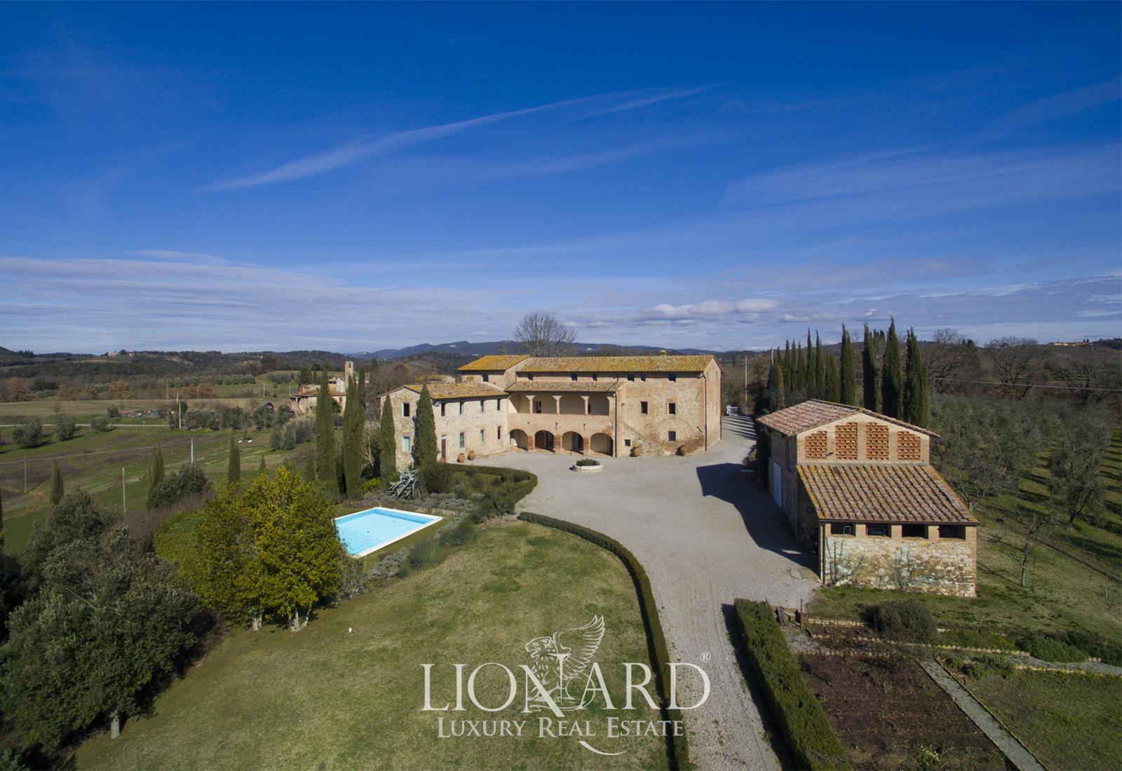 Luxury Villa For Sale Near Siena | Lionard