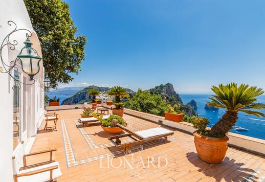 Villa With A Panoramic View For Sale By Capri's Sea | Lionard