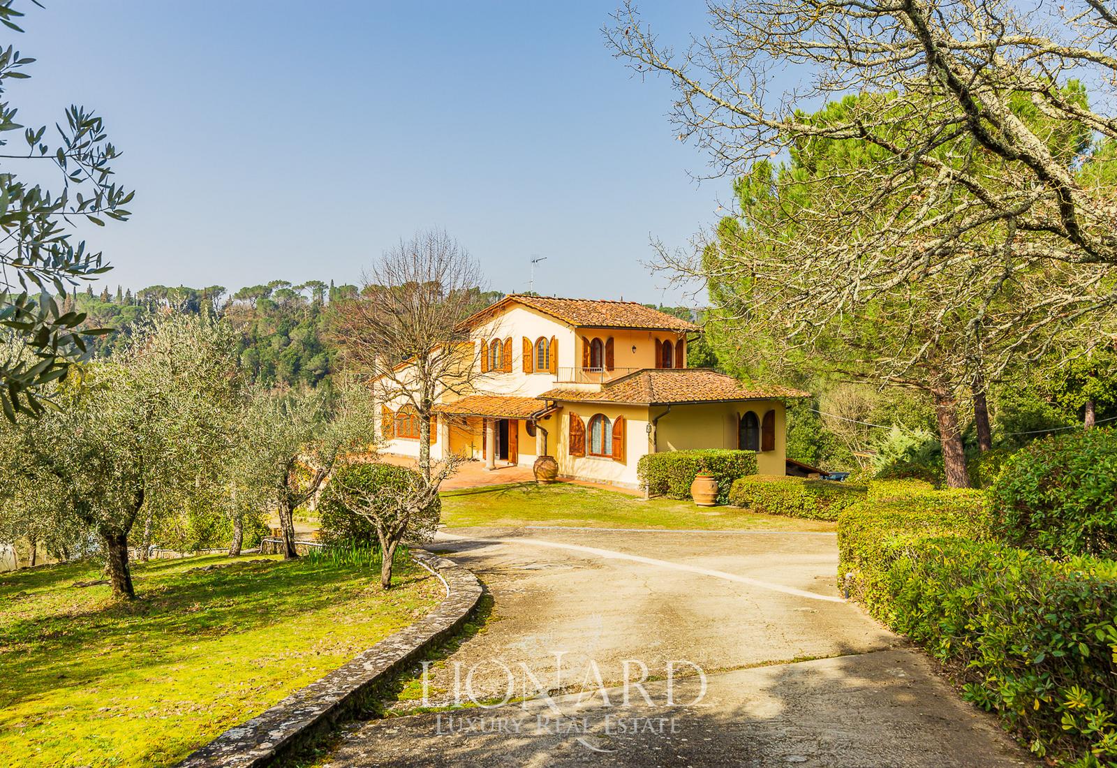 Stunning Villa Between Chianti's Hills | Lionard