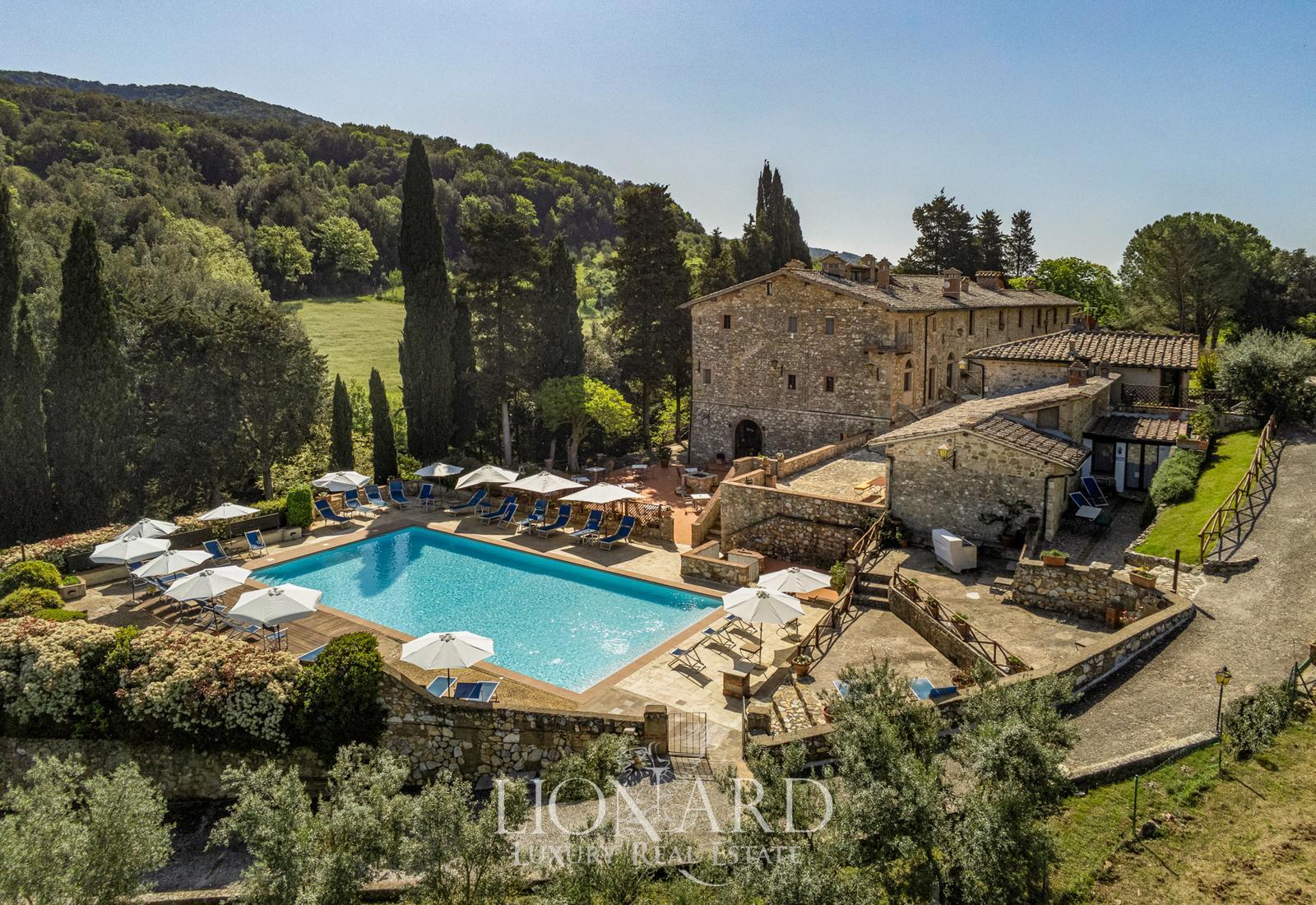 Charming Medieval Hamlet On Siena's Hills | Lionard