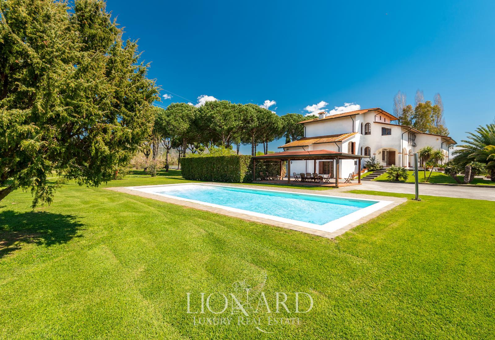 Stunning Villa With A Pool In Pietrasanta | Lionard