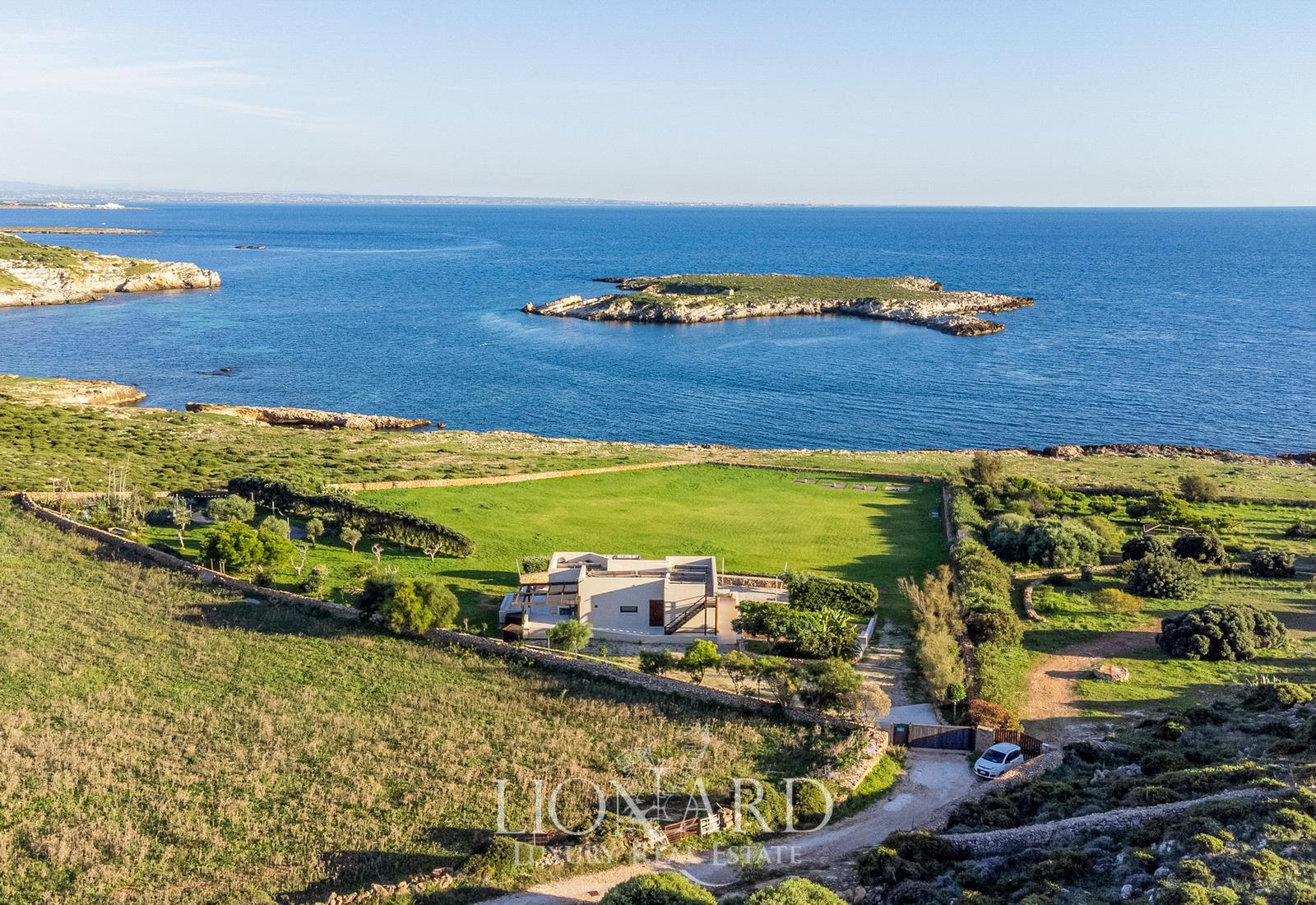 Charming Villa For Sale On Favignana's Coast | Lionard