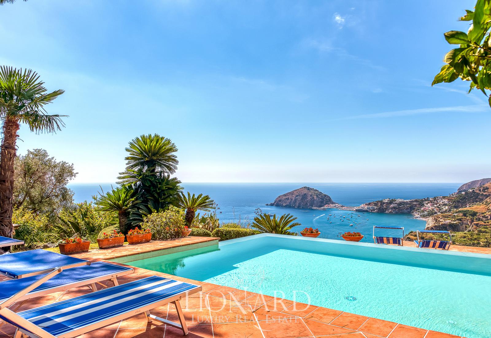 Luxurious Sea-facing Estate In Ischia | Lionard