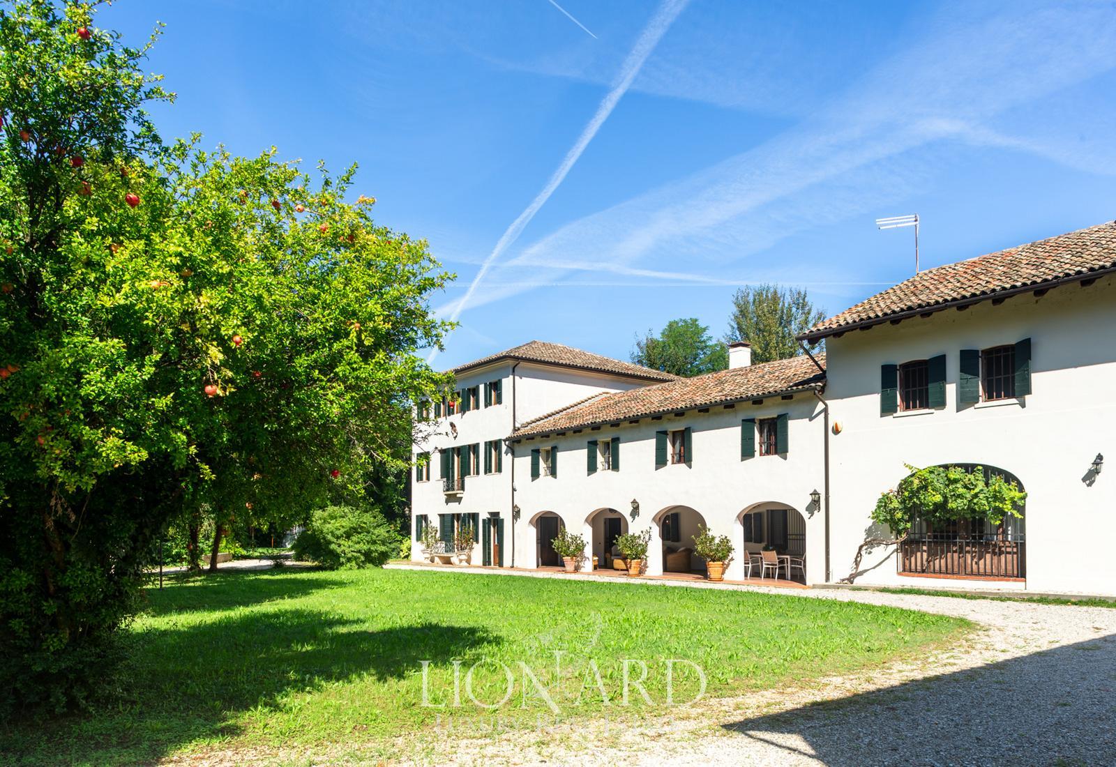 Stunning Property In Treviso's Countryside | Lionard
