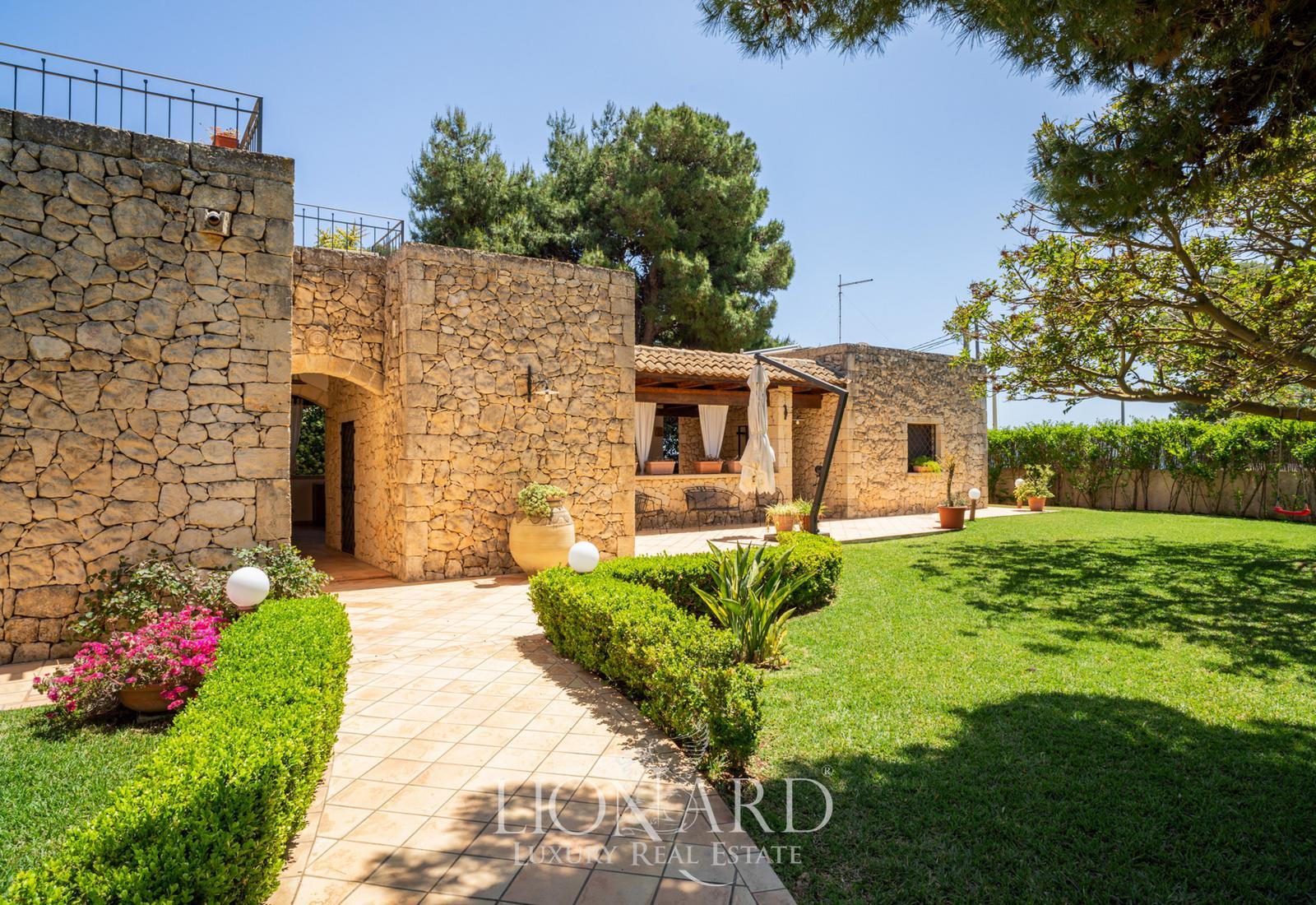 Luxury Villa For Sale In Siracusa | Lionard