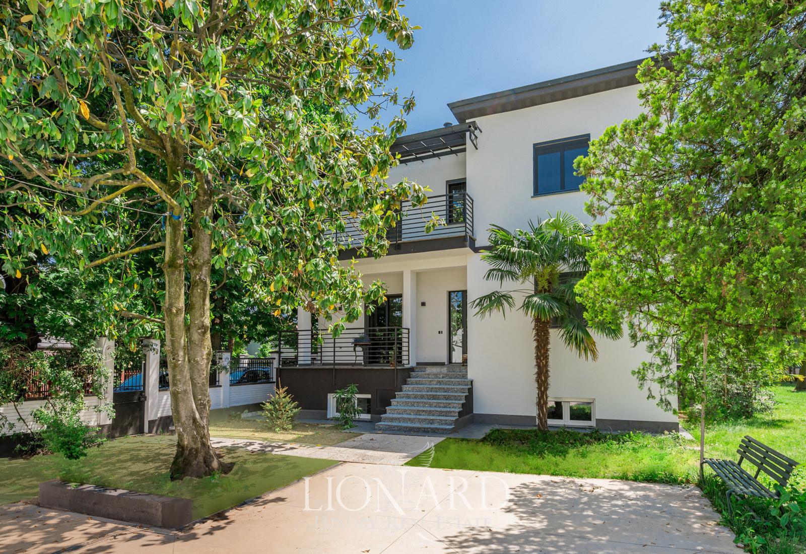 Modern Villa With An Outbuilding And Garden For Sale In Milan Rho | Lionard