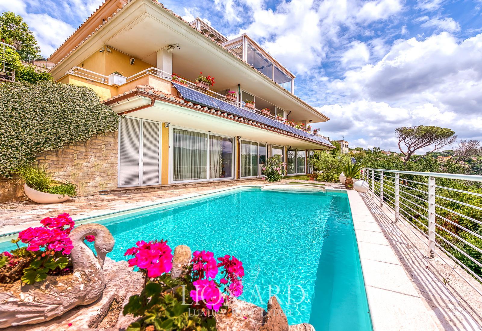 Villa Di Lusso In Vendita Fronte Lago A Castel Gandolfo | Lionard