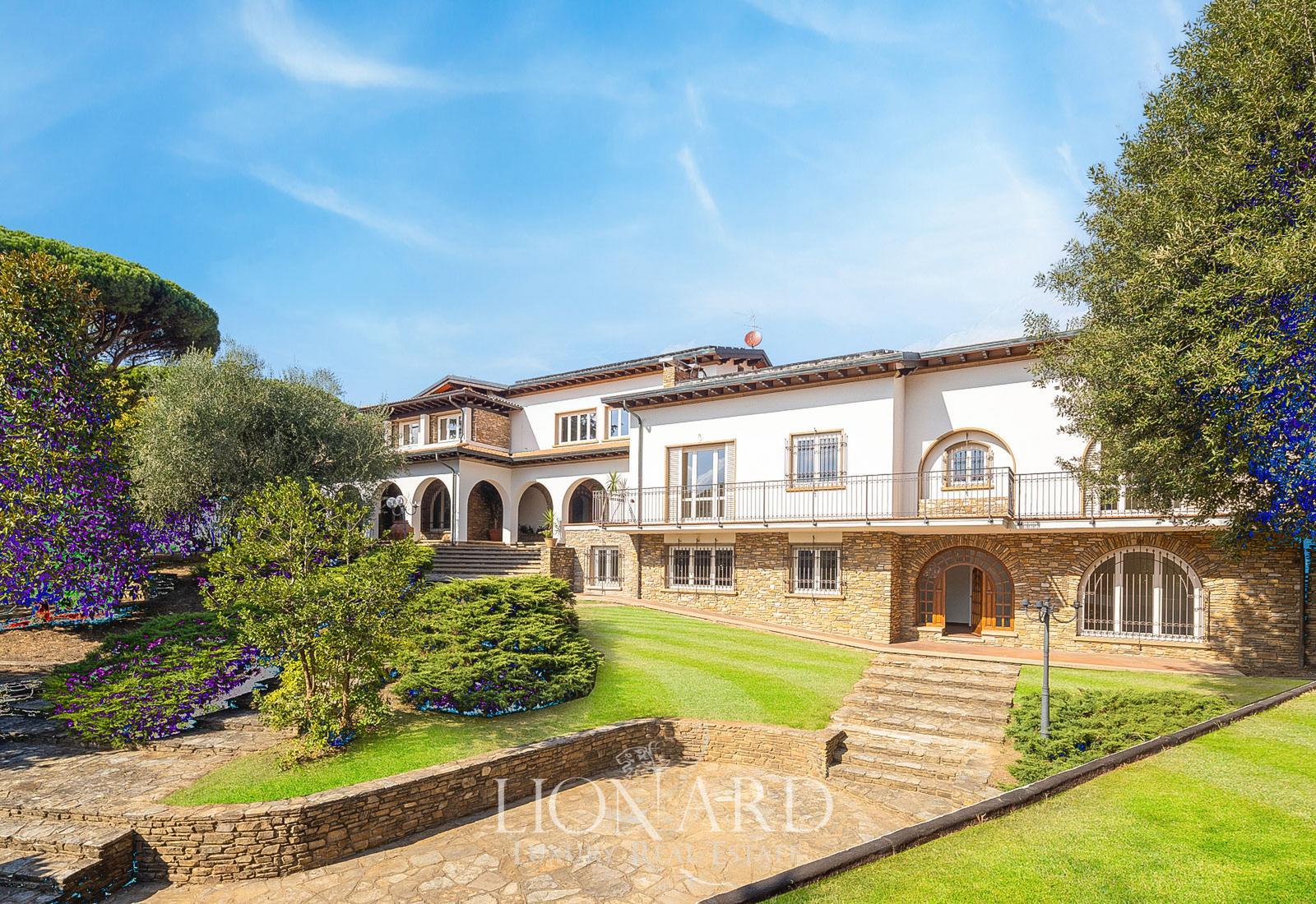 Dimora Di Charme Con Giardino In Vendita A Montecatini Terme | Lionard