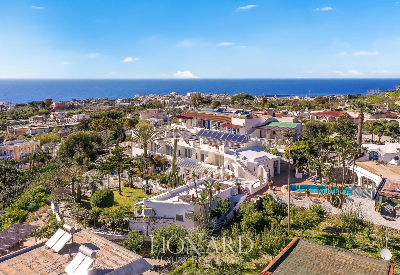Villa Eco-Sostenibile Con Giardino Botanico In Vendita A Ischia | Lionard