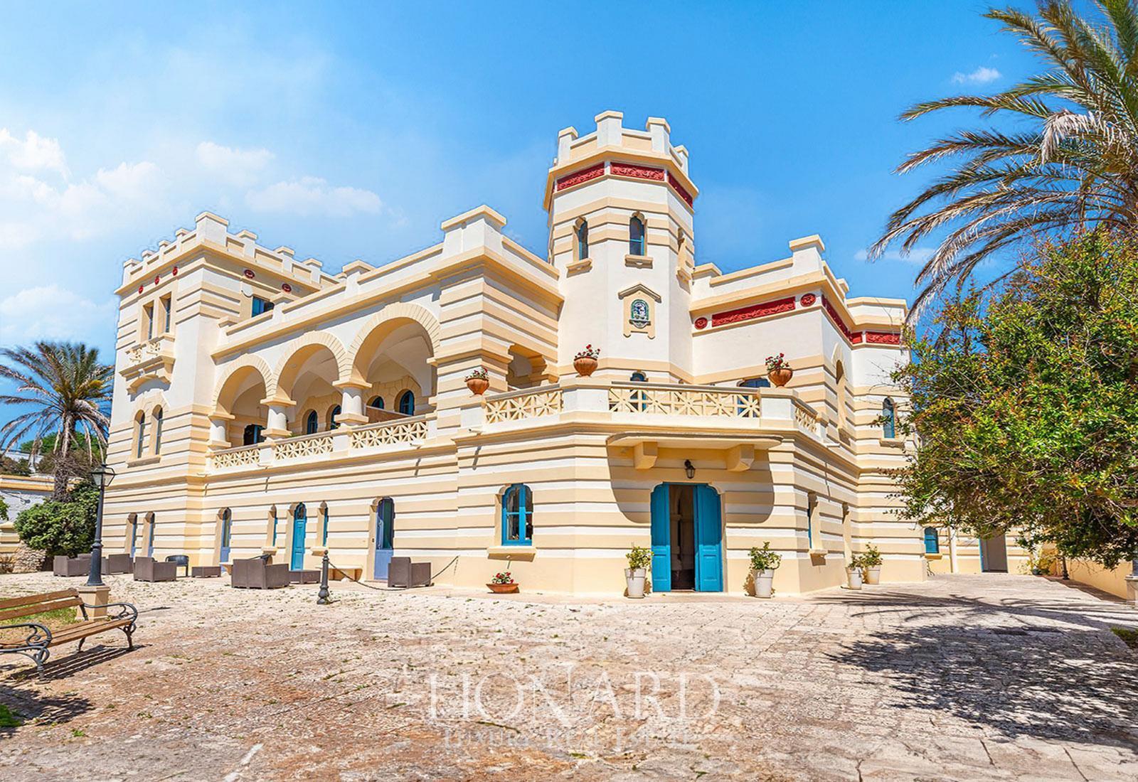 Eclectic Historical Estate For Sale By The Sea In Salento | Lionard