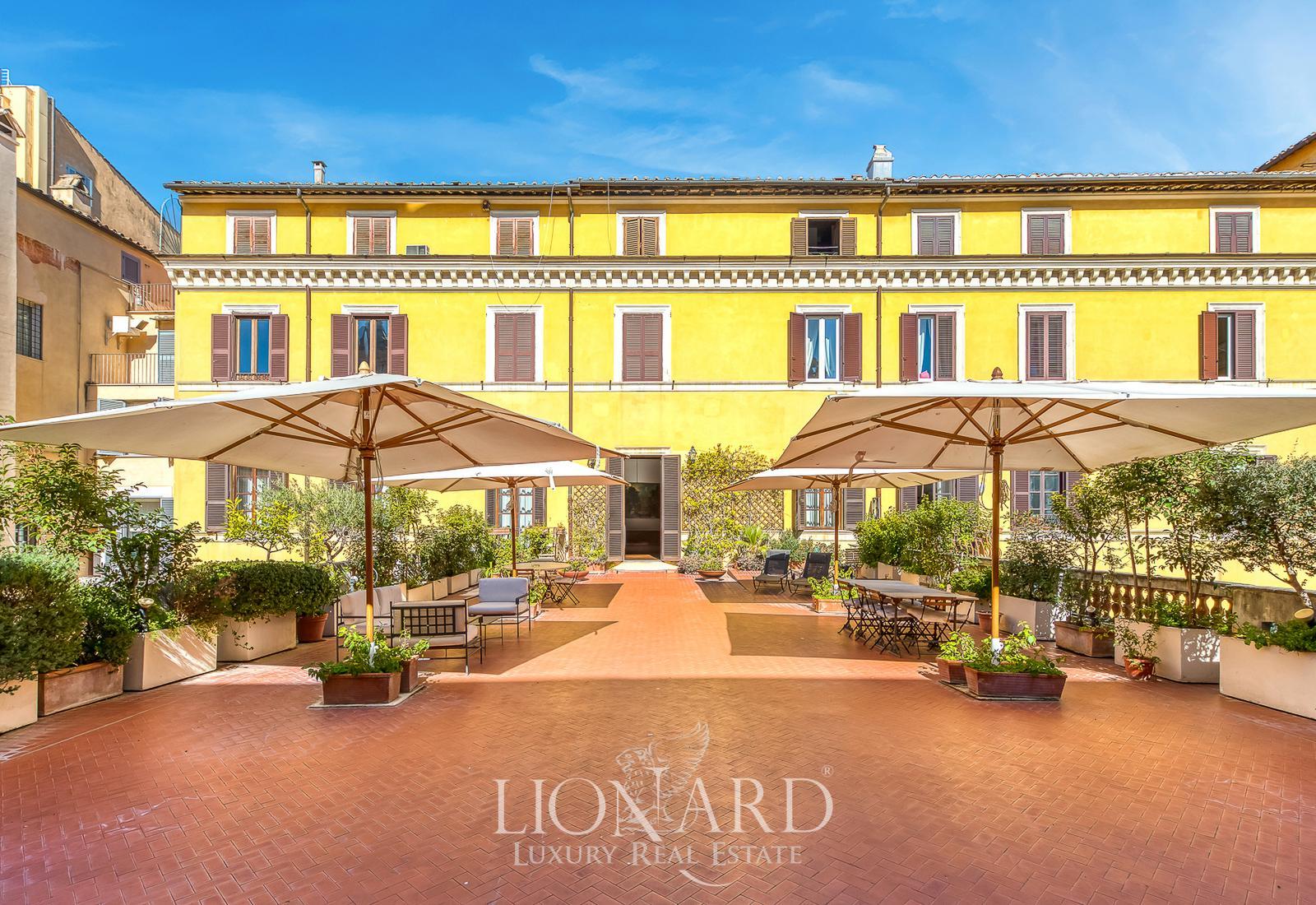 Aristocratic Luxury: 16th-century Palace With A Terrace In Rome | Lionard
