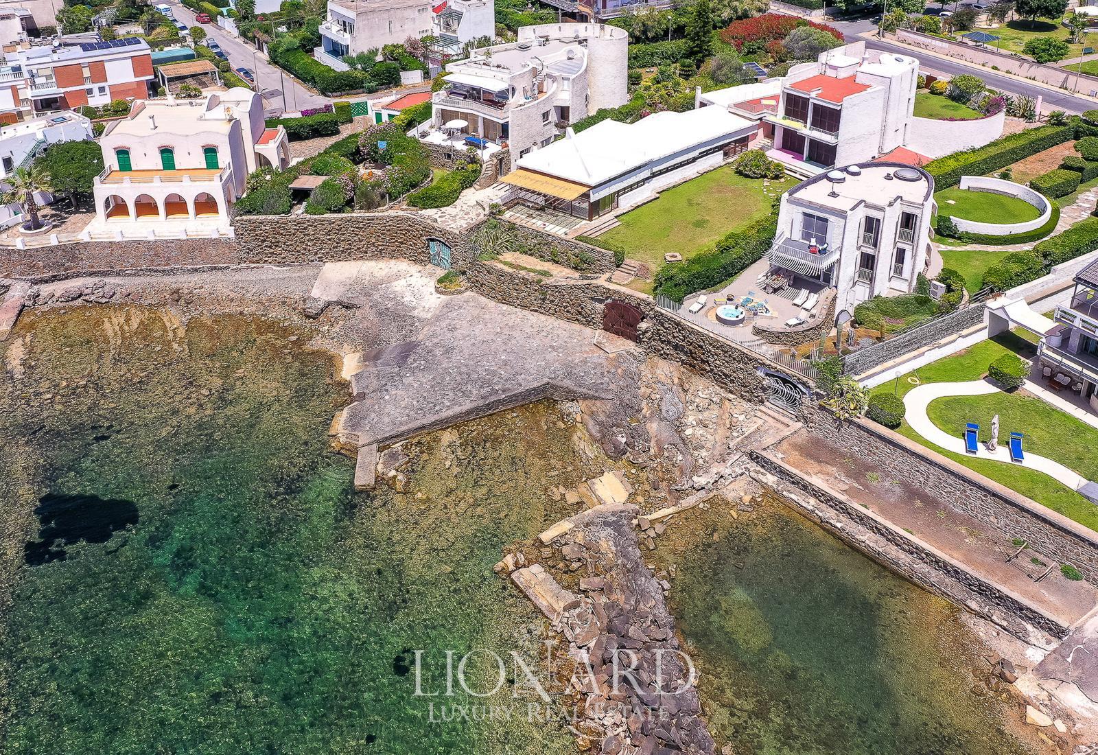 Villa Designed By Architect Moretti By The Sea Near Rome | Lionard