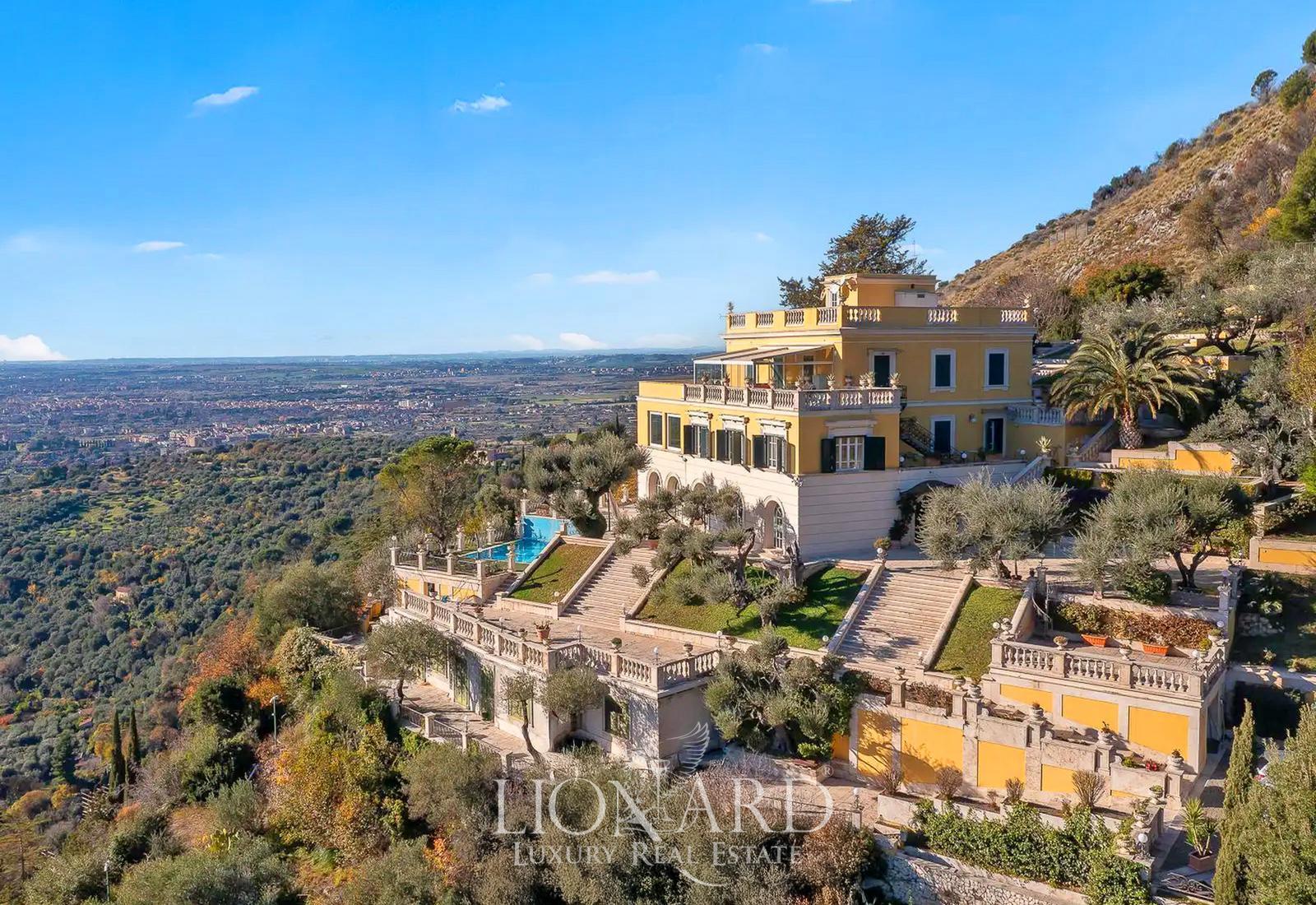 Traumvilla Mit Pool Und Panoramaterrassen In Tivoli | Lionard