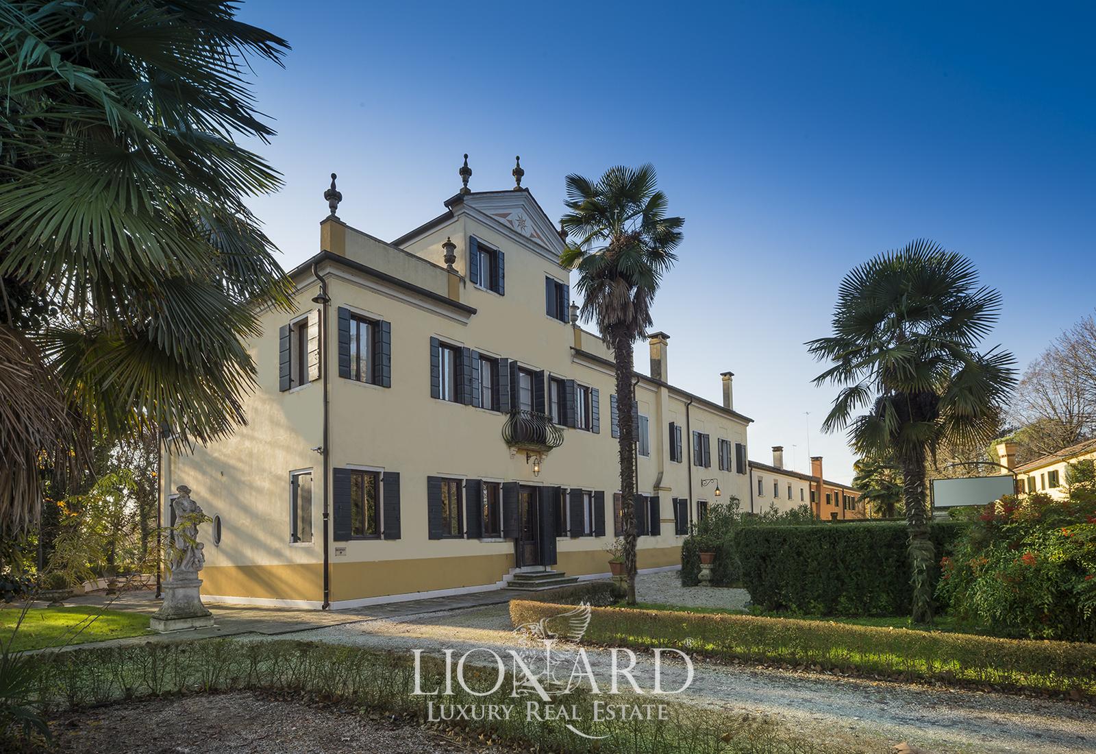 LUXURY VILLA FOR SALE IN VENICE | Lionard