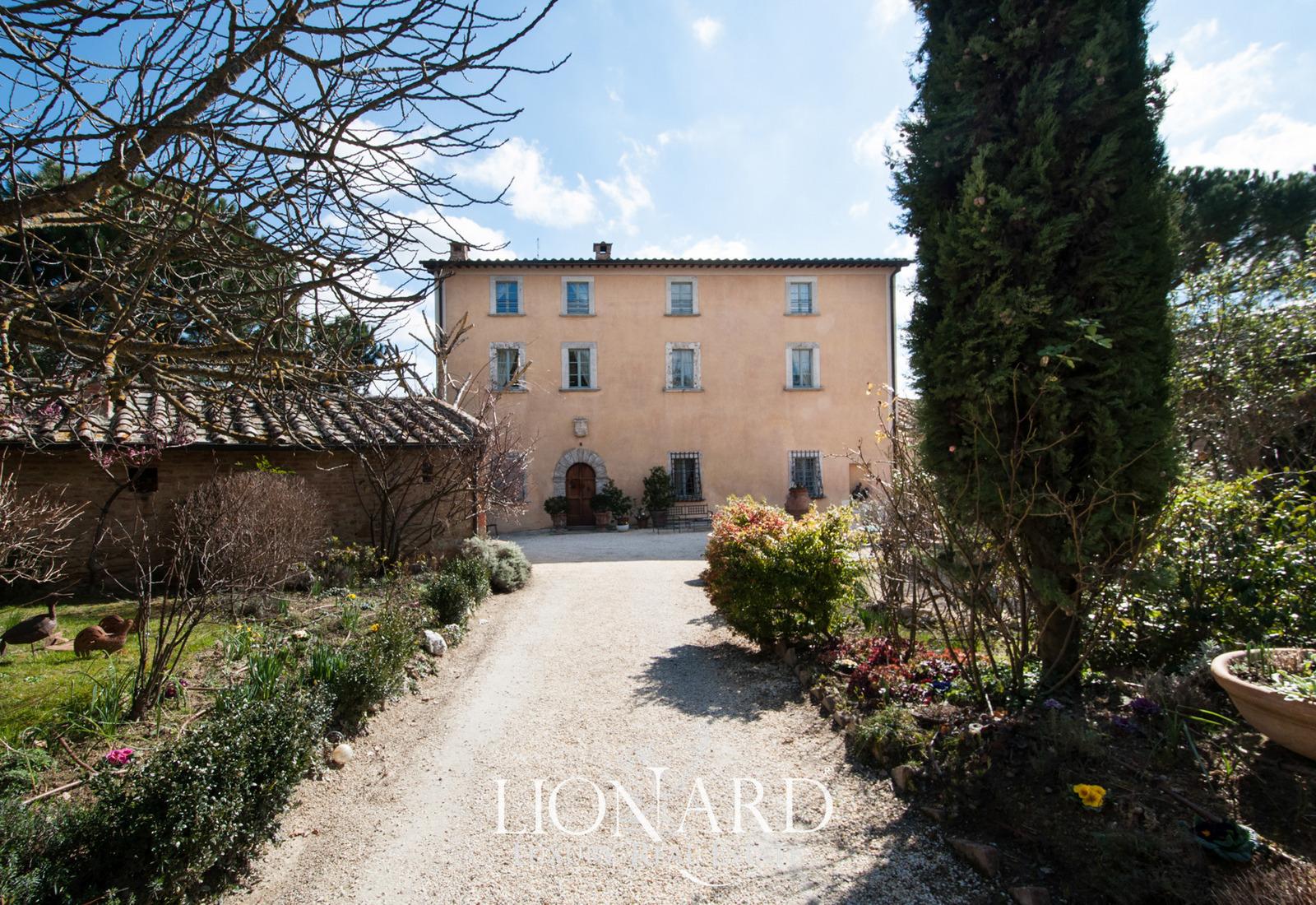 Luxury Country House In Siena | Lionard